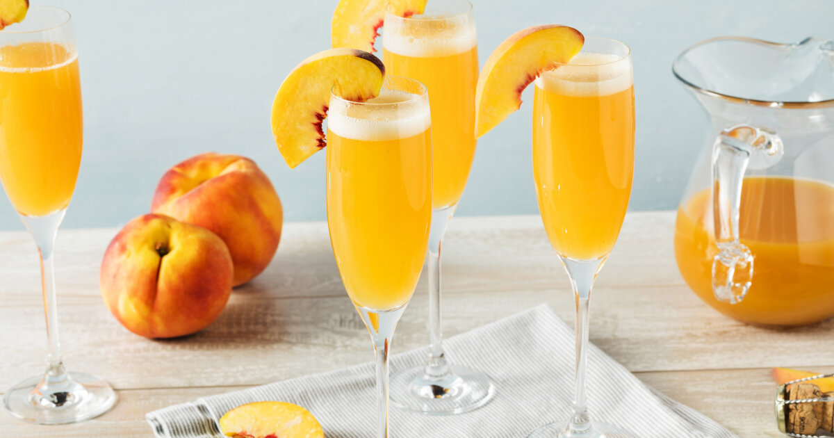 Bellini recept | Bubblig drink med persika – Cocktailia.se