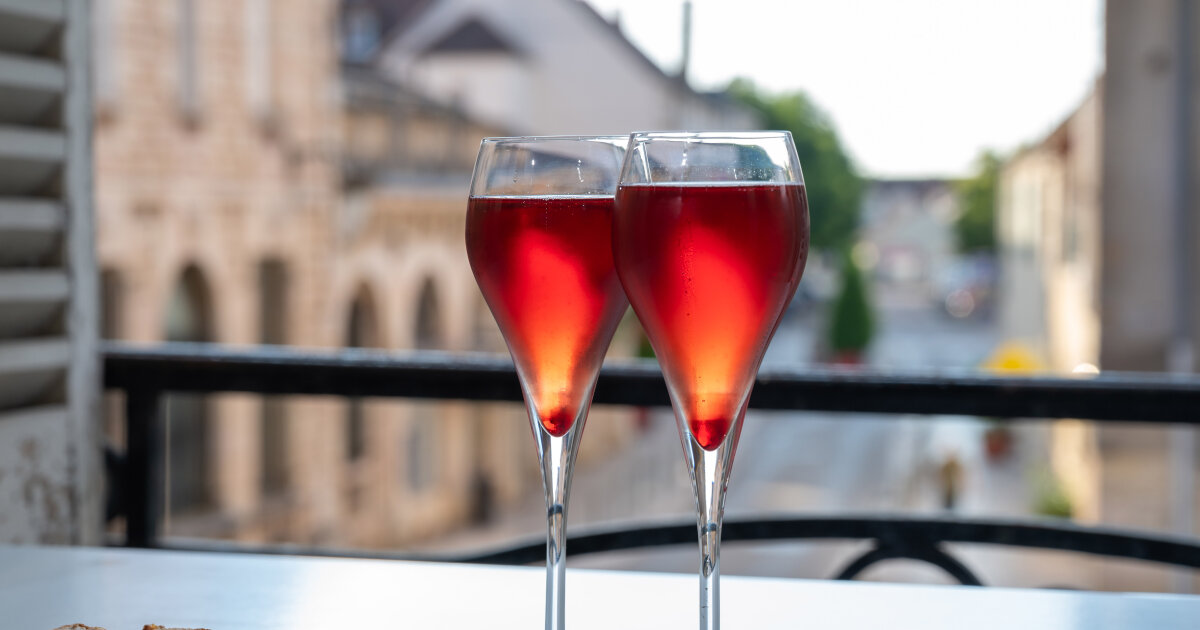 Kir recept – Cocktailia.se