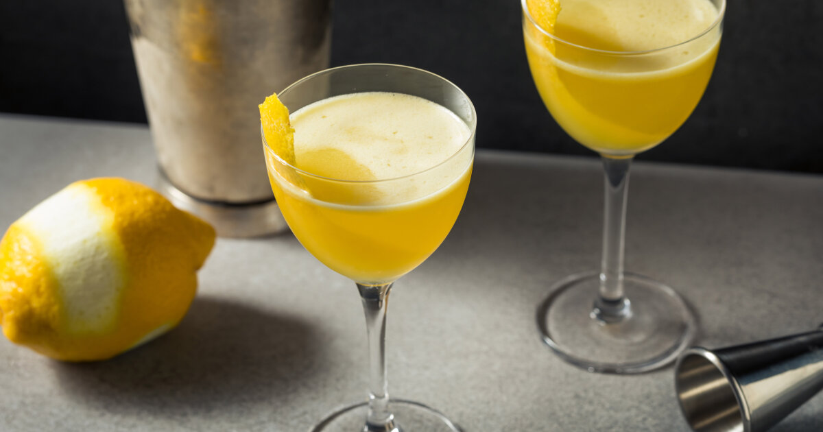 White Negroni Sour – en syrlig Negronivariant – Cocktailia.se